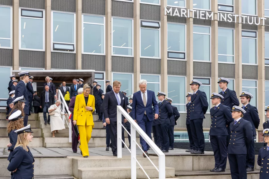 VIDEO: This is what Willem-Alexander and Máxima did at the MIWB | NHL ...